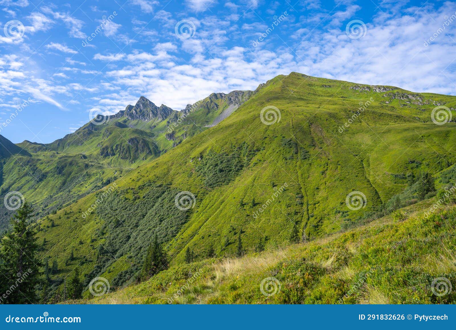 Sharp Mountain Ridge with Pihapper Mountain Stock Photo - Image of ...