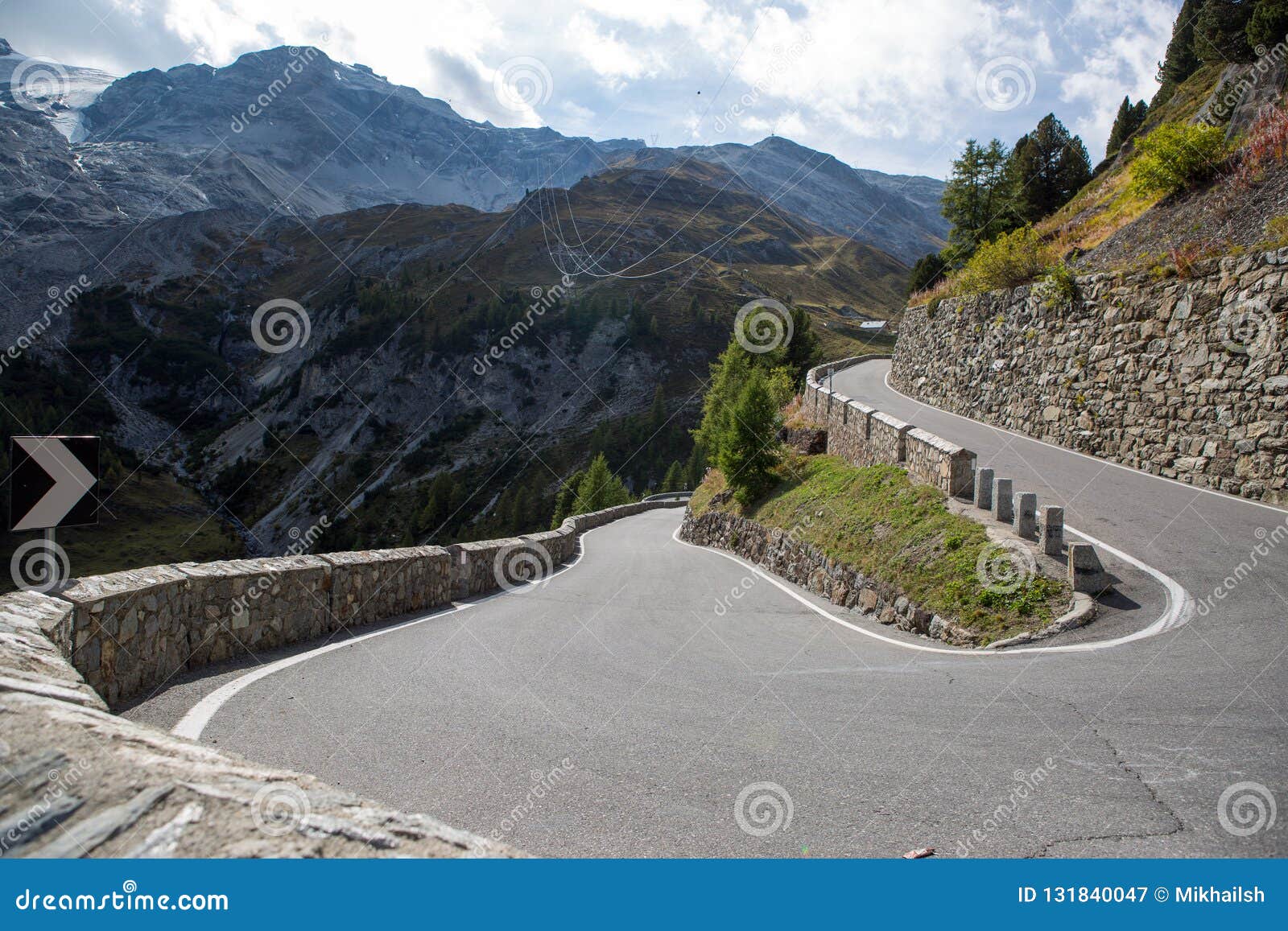 Sharp Turn Mountain Road Stock Images - Download 411 Royalty Free Photos
