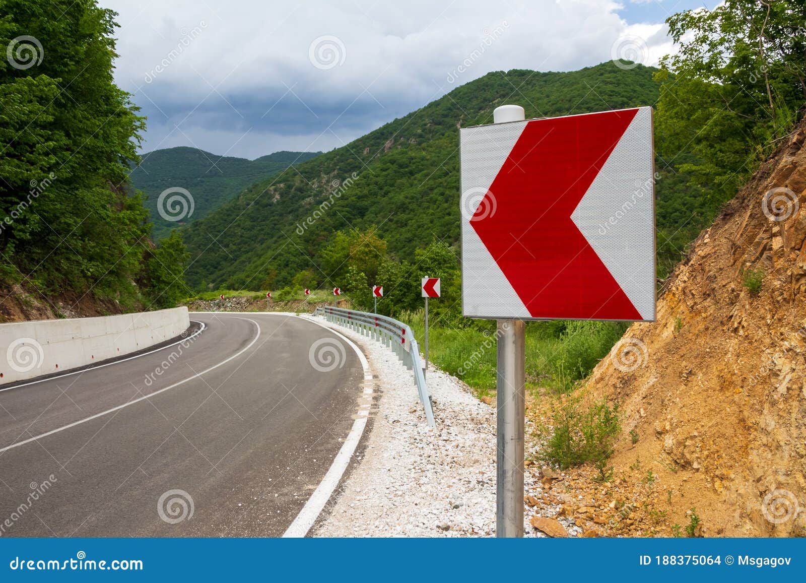 Road On A Sharp Turns