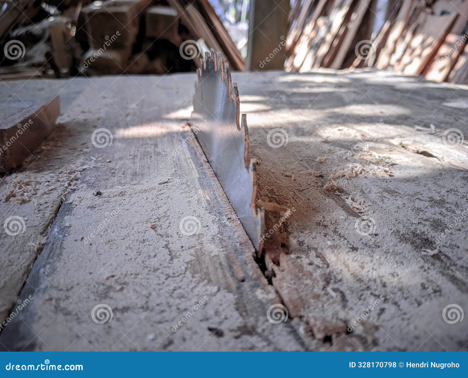 Sharp Wood Saw Blade, the Saw Blade is Made of Metal and Has Sharp ...