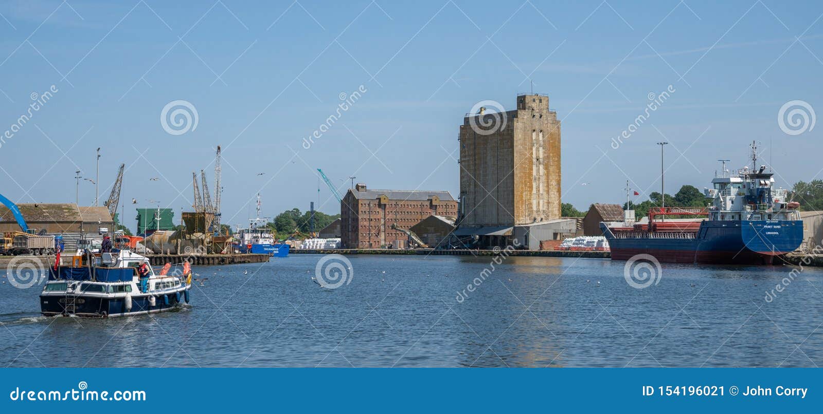 Sharpness Docks in Gloucestershire Editorial Photo - Image of bridge ...
