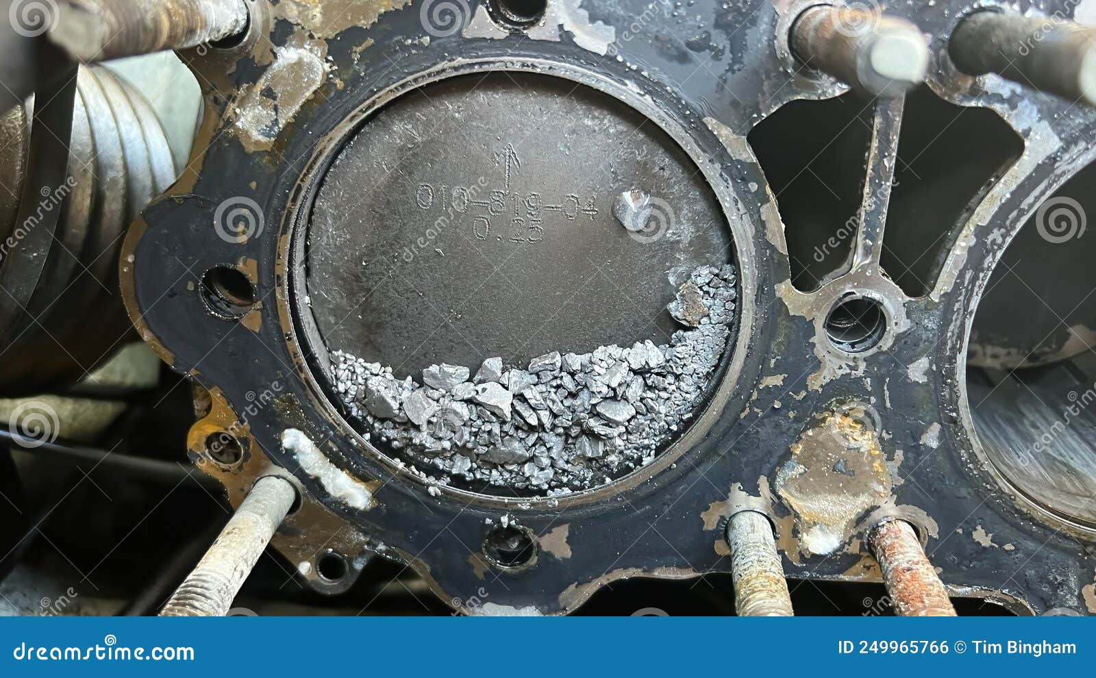 Shattered Piston Inside Engine Stock Photo - Image of gasket, mechanic ...