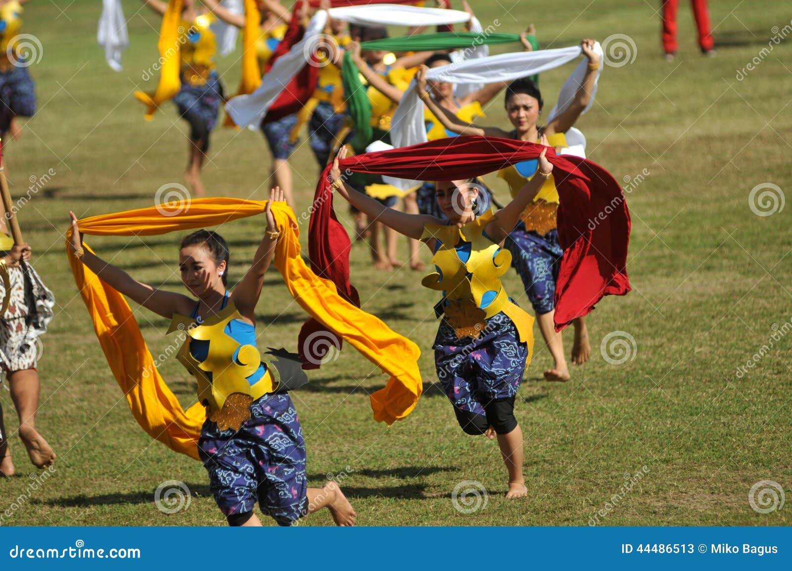Shawl Dance in indonesia editorial stock photo. Image of java - 44486513