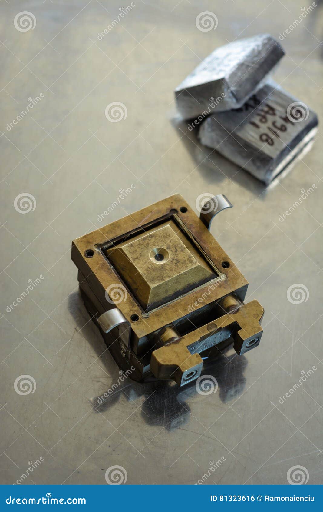 Shear Box and Soil Samples in the Background Stock Photo - Image of ...