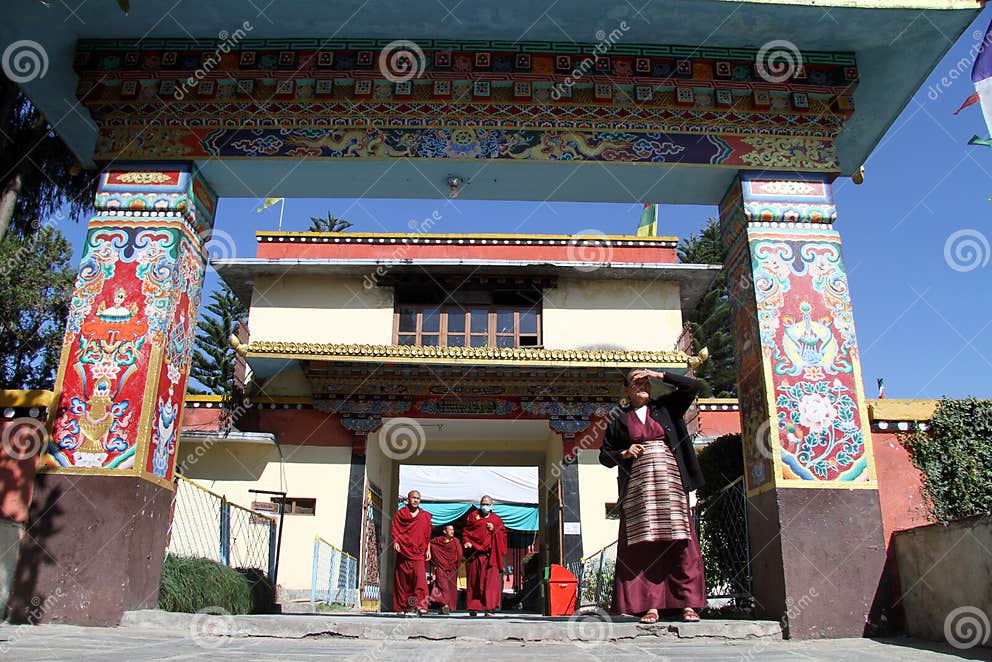 Shechen monastery editorial image. Image of religion - 36475555