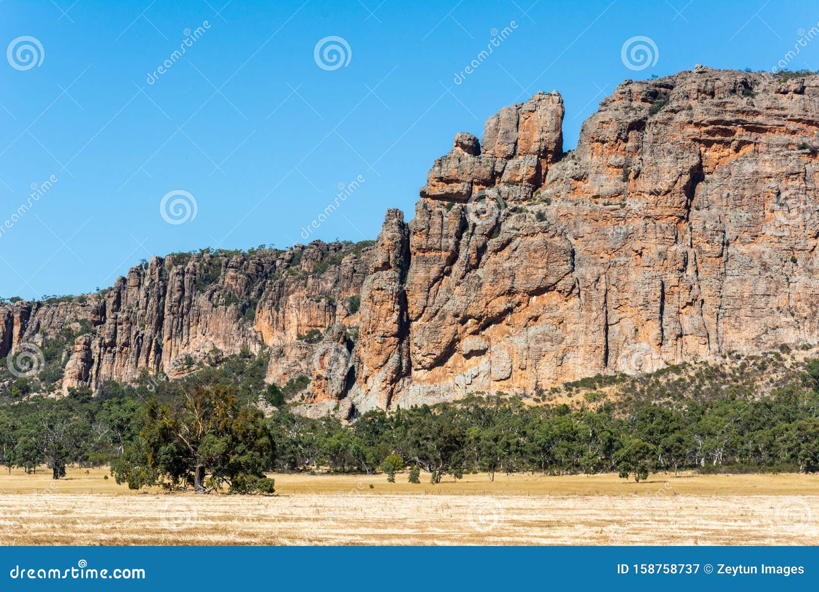 Cliffs of Mount Arapiles in Victoria, Australia Stock Image - Image of ...