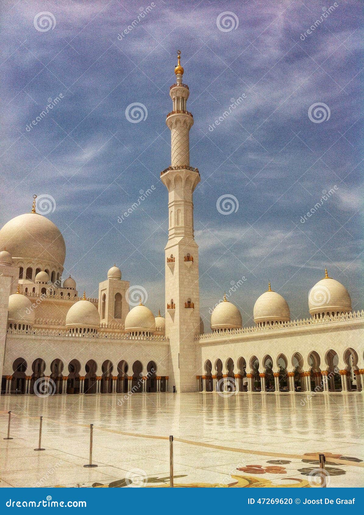 Sheik Al Zayed Mosque stock photo. Image of zayed, landmark - 47269620