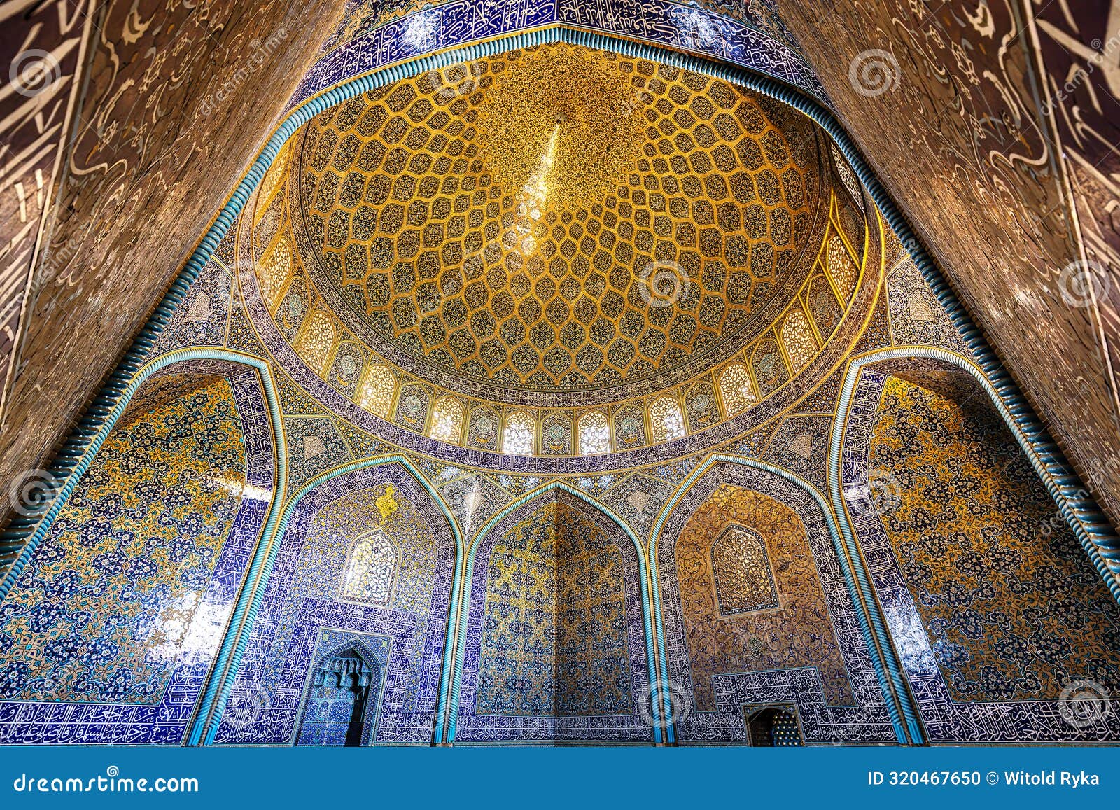 Sheikh Lotfollah Mosque, Isfahan, Iran Editorial Image - Image of ...