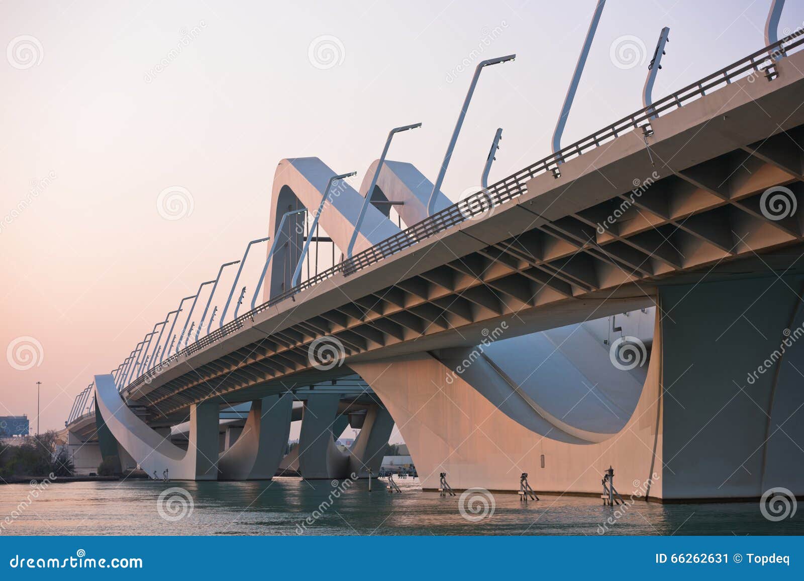 Sheikh Zayed Bridge, Abu Dhabi, UAE Editorial Photo - Image of ...