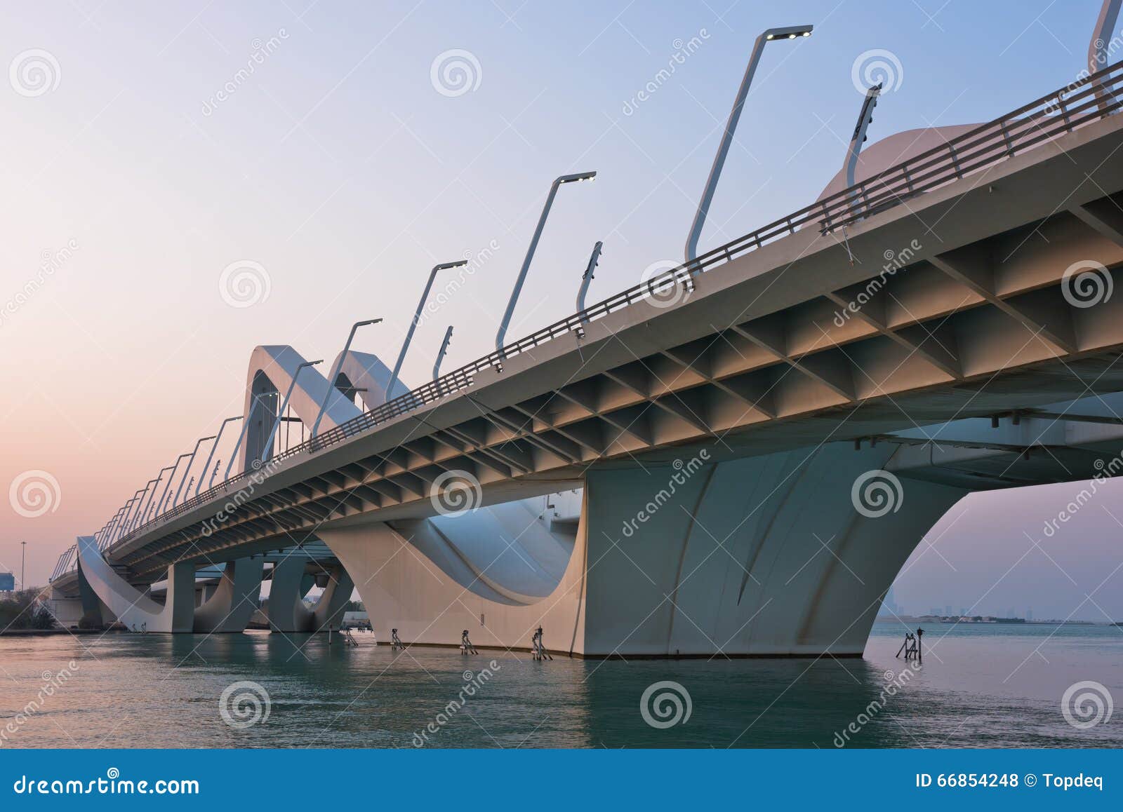 Sheikh Zayed Bridge, Abu Dhabi, UAE Editorial Stock Photo - Image of ...