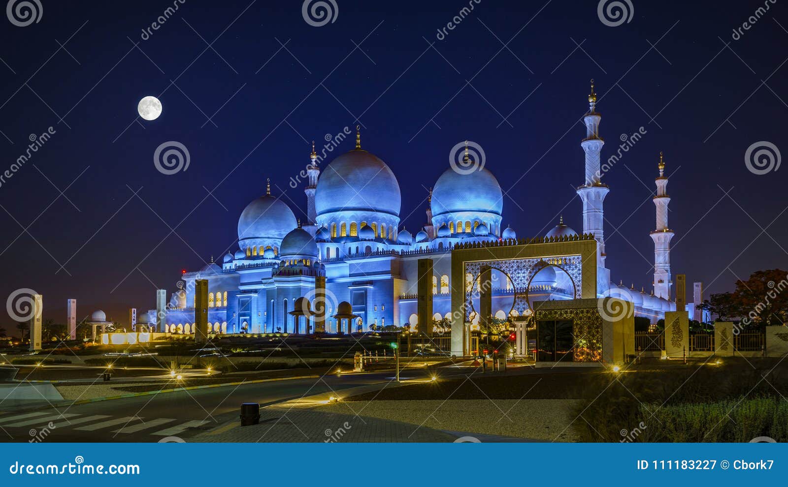 Sheikh Zayed Mosque At Night