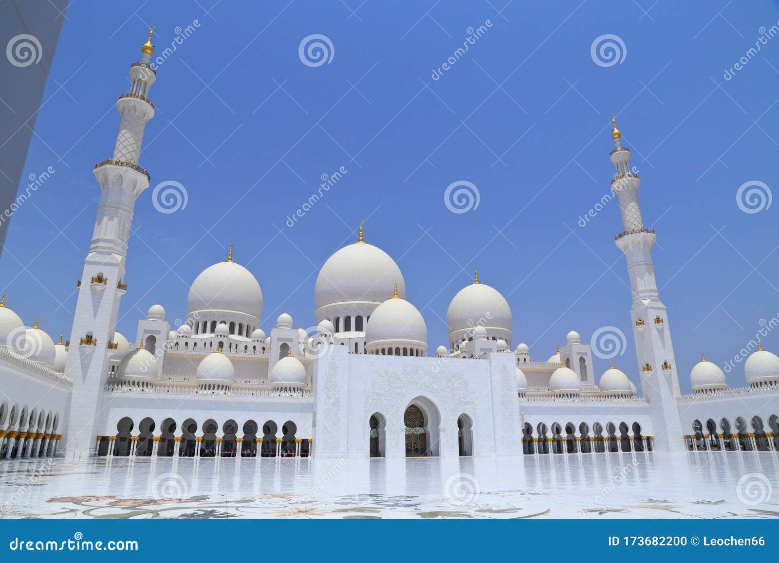 The Sheikh Zayed Grand Mosque Center SZGMC is the Largest Mosque Stock ...