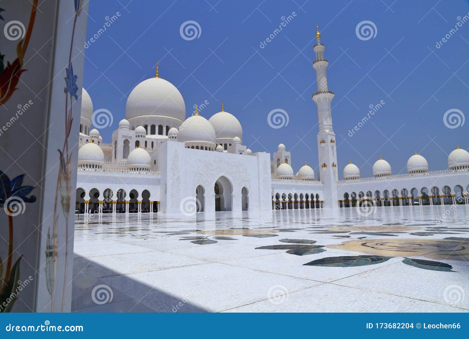 The Sheikh Zayed Grand Mosque Center SZGMC is the Largest Mosque Stock ...