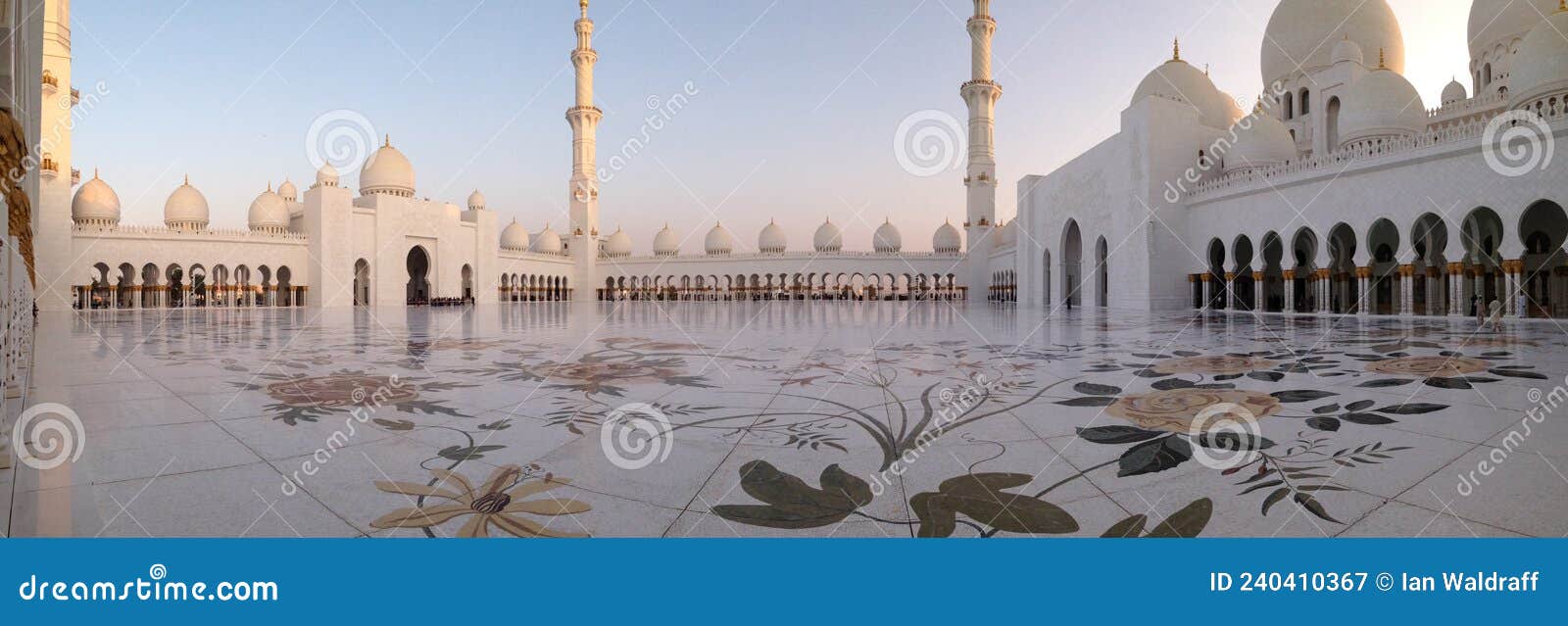 Sheikh Zayed Grand Mosque Courtyard Stock Image - Image of heritage ...