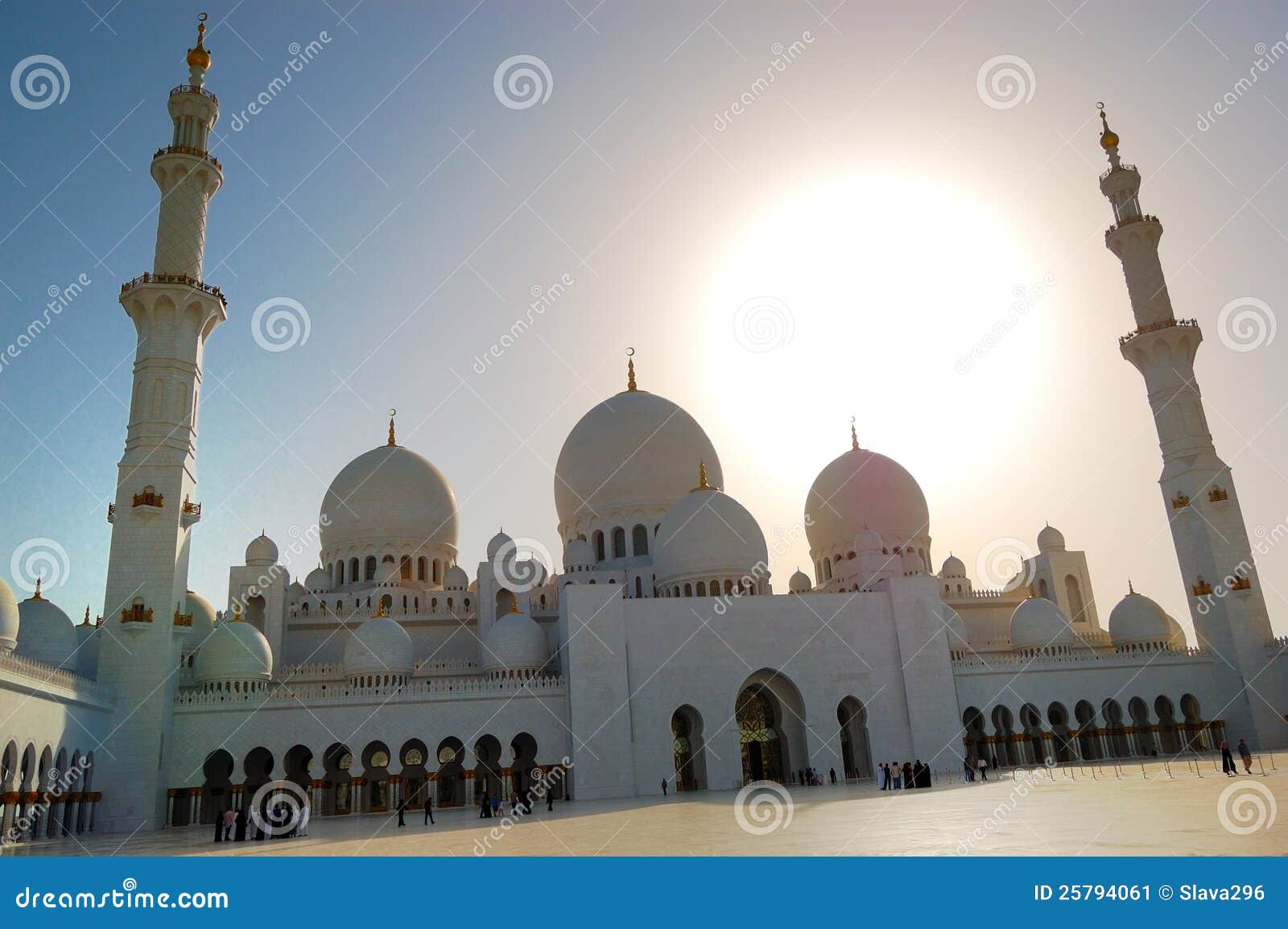 Sheikh Zayed Grand Mosque during Sunset Stock Image - Image of roof ...