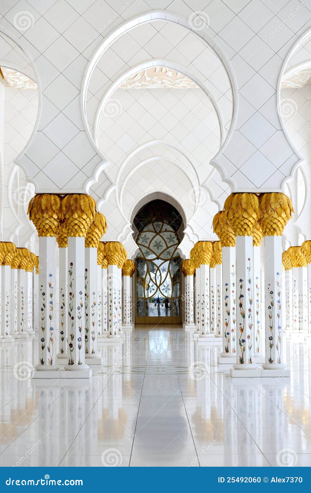Sheikh Zayed mosque stock photo. Image of dubai, columns - 25492060