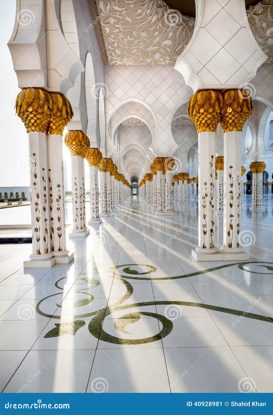 Sheikh Zayed Mosque Abu Dhabi Corridor Stock Image - Image of islam ...