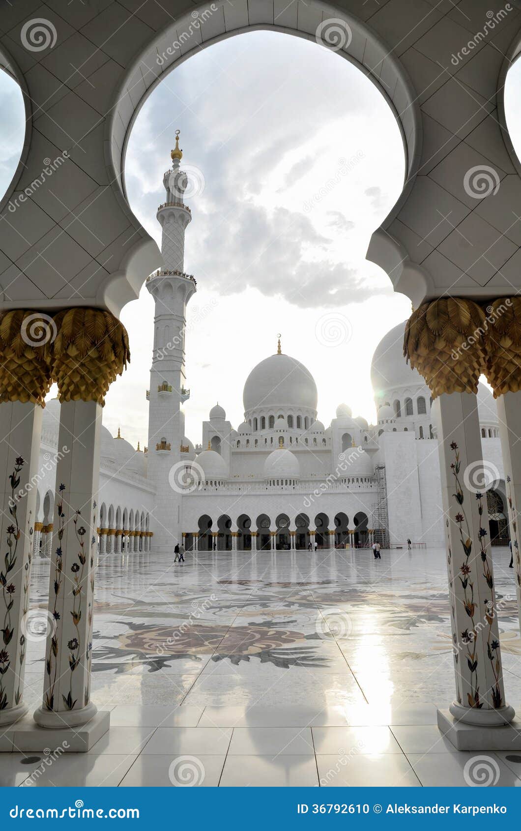 Sheikh Zayed Mosque in Abu Dhabi Stock Photo - Image of asia, church ...