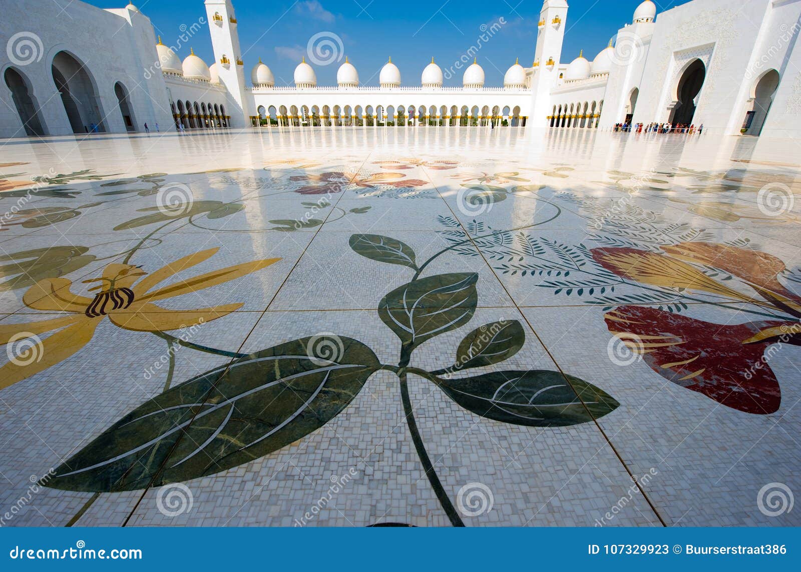 Sheikh Zayed Mosque editorial stock photo. Image of arabic - 107329923