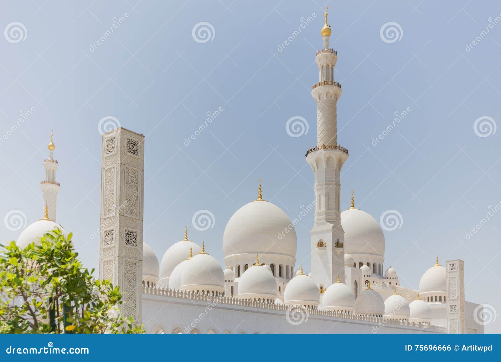 Sheikh Zayed Mosque, the Great Marble Grand Mosque at Abu Dhabi, UAE ...