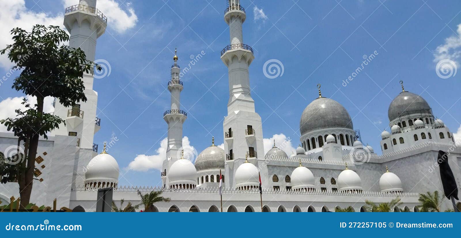 Sheikh Zayed Mosque, Solo, Surakarta Stock Image - Image of zayed ...