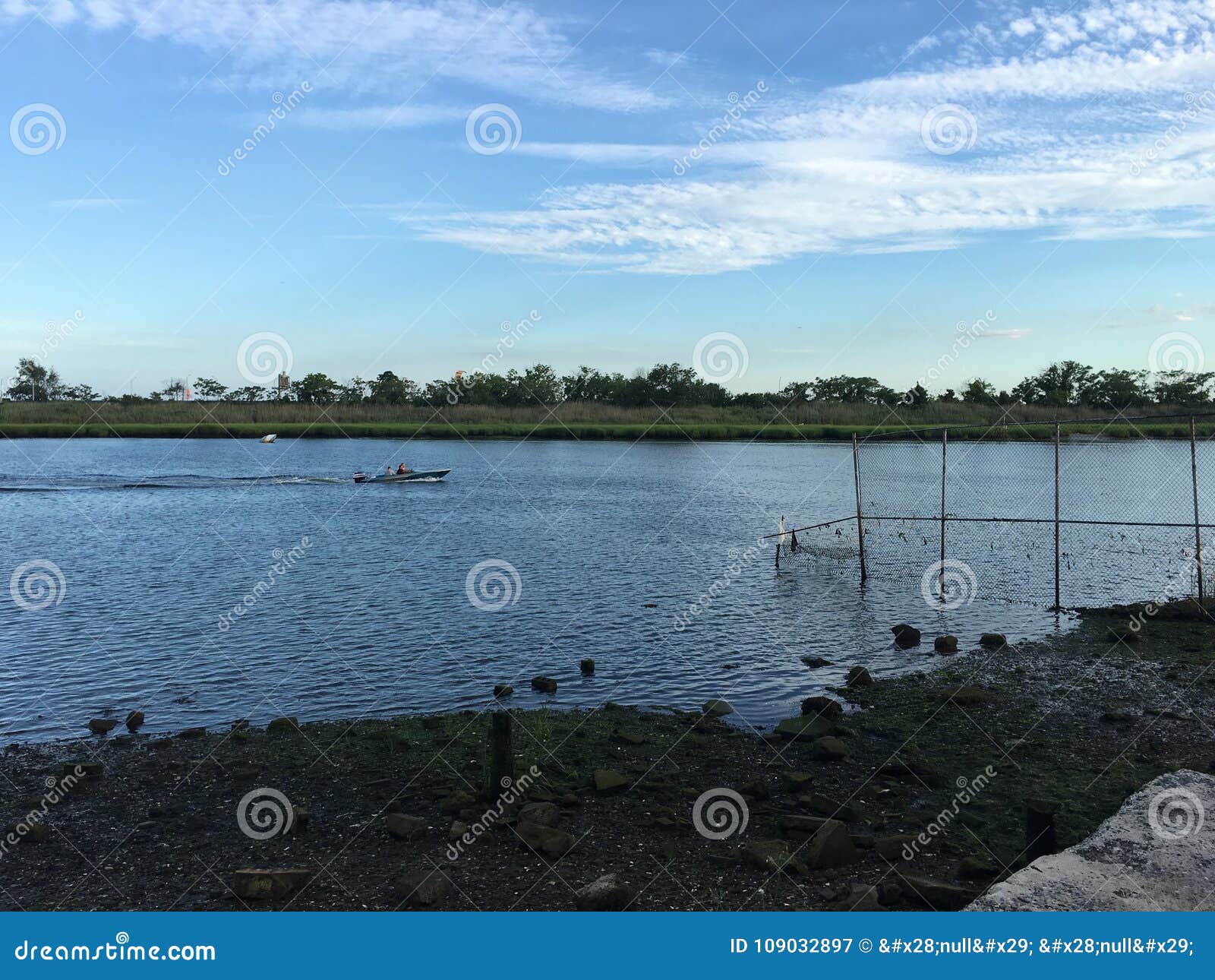 Shell Bell Creek Gerritsen Beach Imagen de archivo - Imagen de nuevo ...