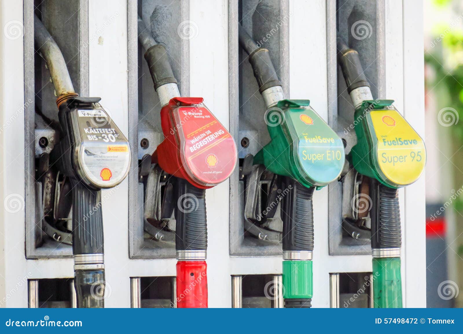 Shell-benzinepomp redactionele fotografie. Image of ruimte - 57498472