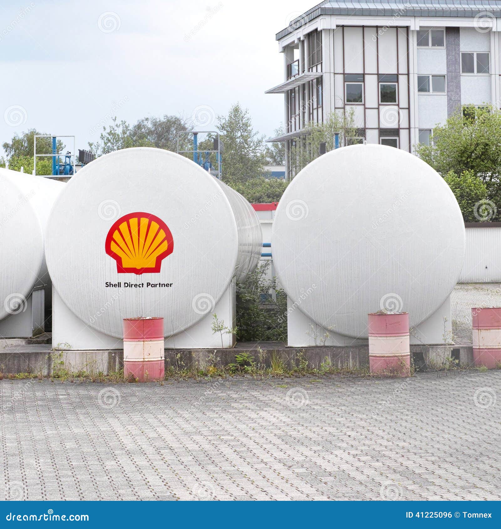 Shell fuel tanks editorial photo. Image of copyspace - 41225096