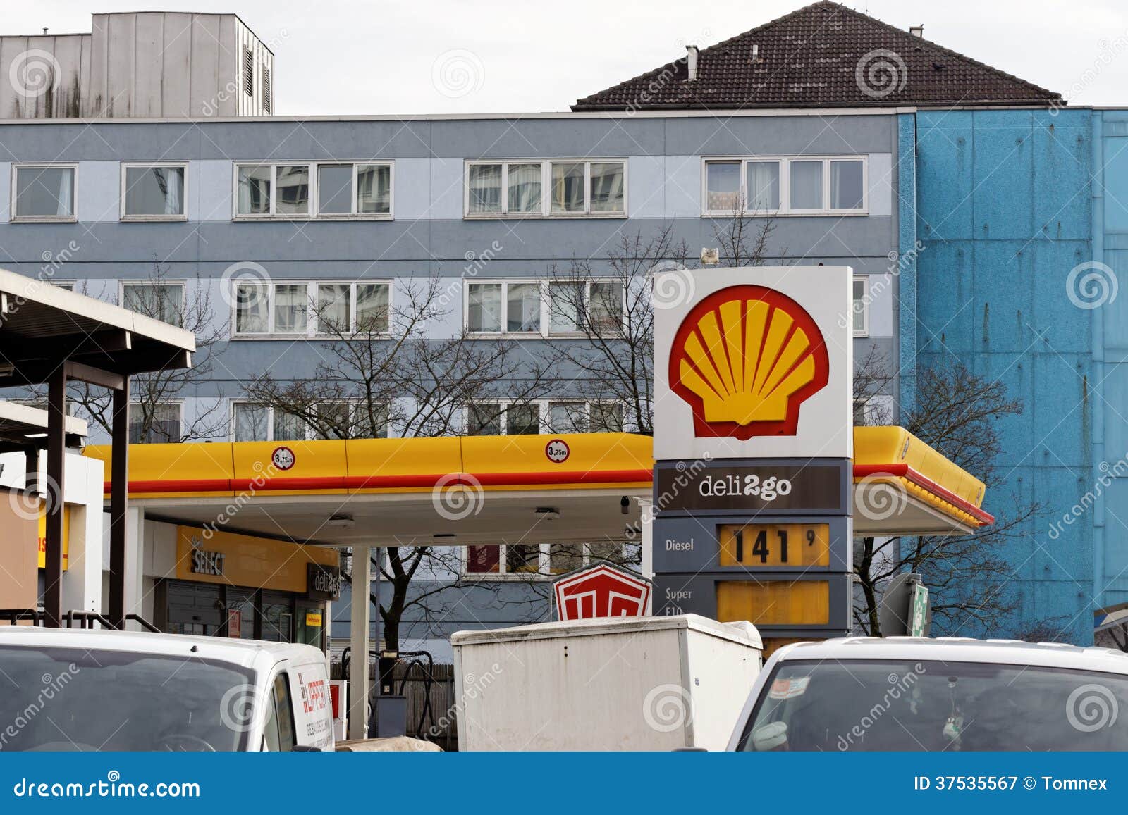 Shell gas station editorial photography. Image of petrol - 37535567