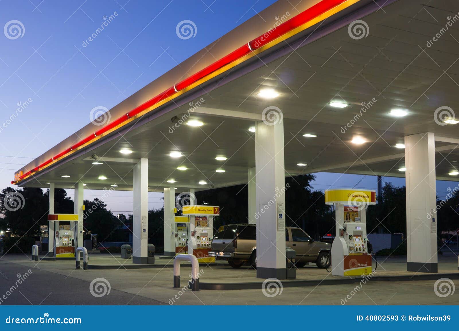 Shell Gas Station photo stock éditorial. Image du royal - 40802593