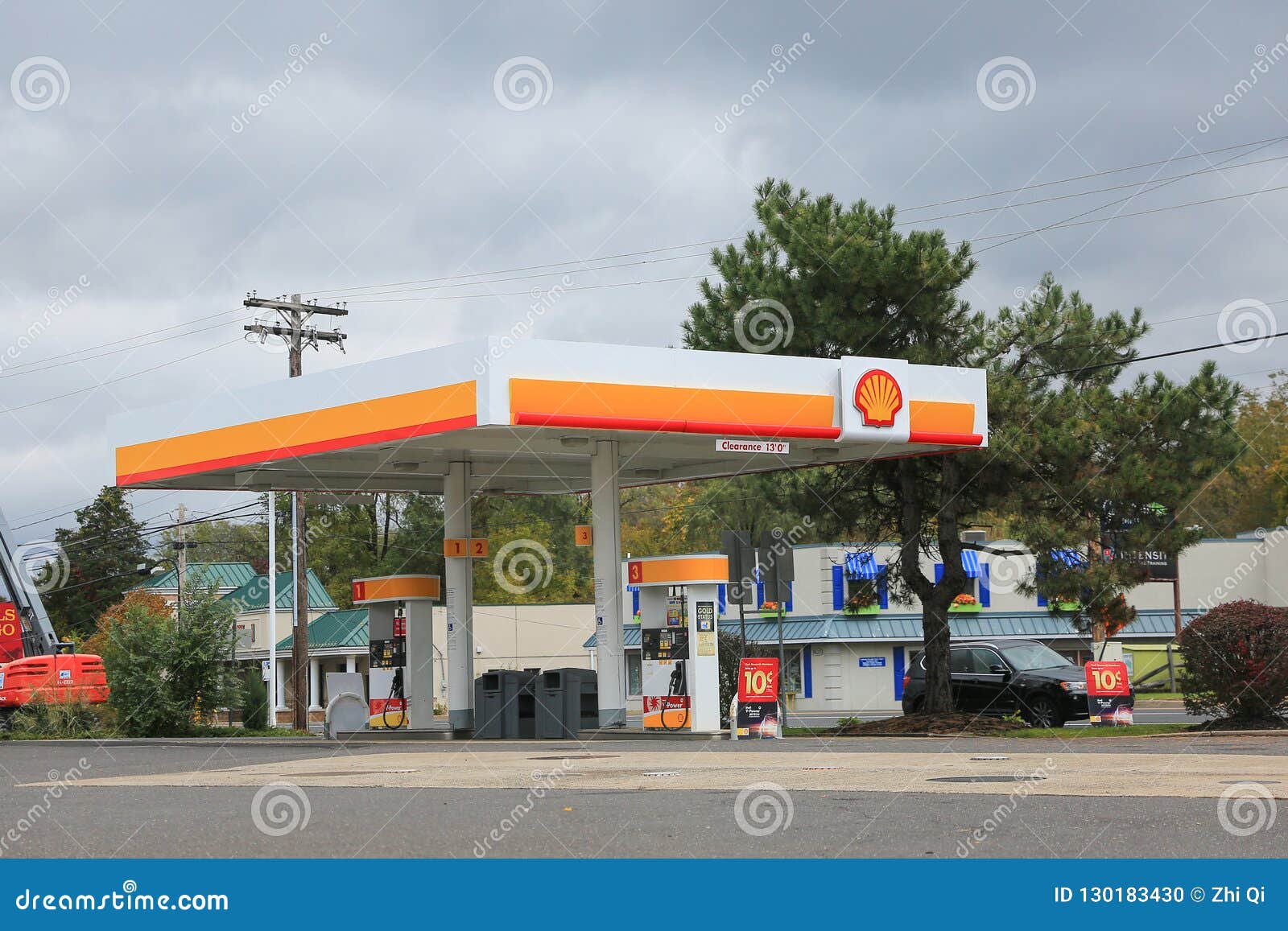 Shell gas station editorial image. Image of station - 130183430