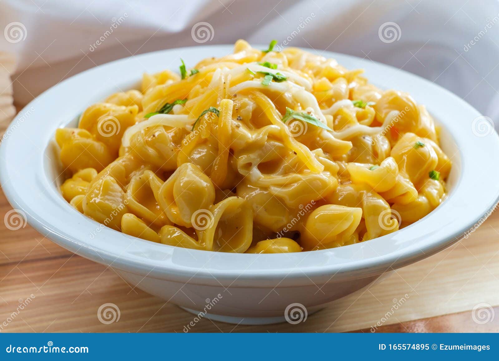 Shell Mac N Cheese stock image. Image of wood, fork - 165574895