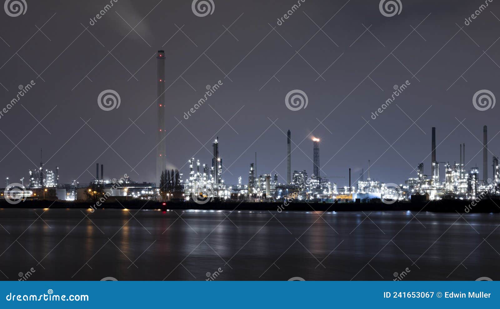 Shell Oil Refinery in Rotterdam at Night Editorial Photography - Image ...