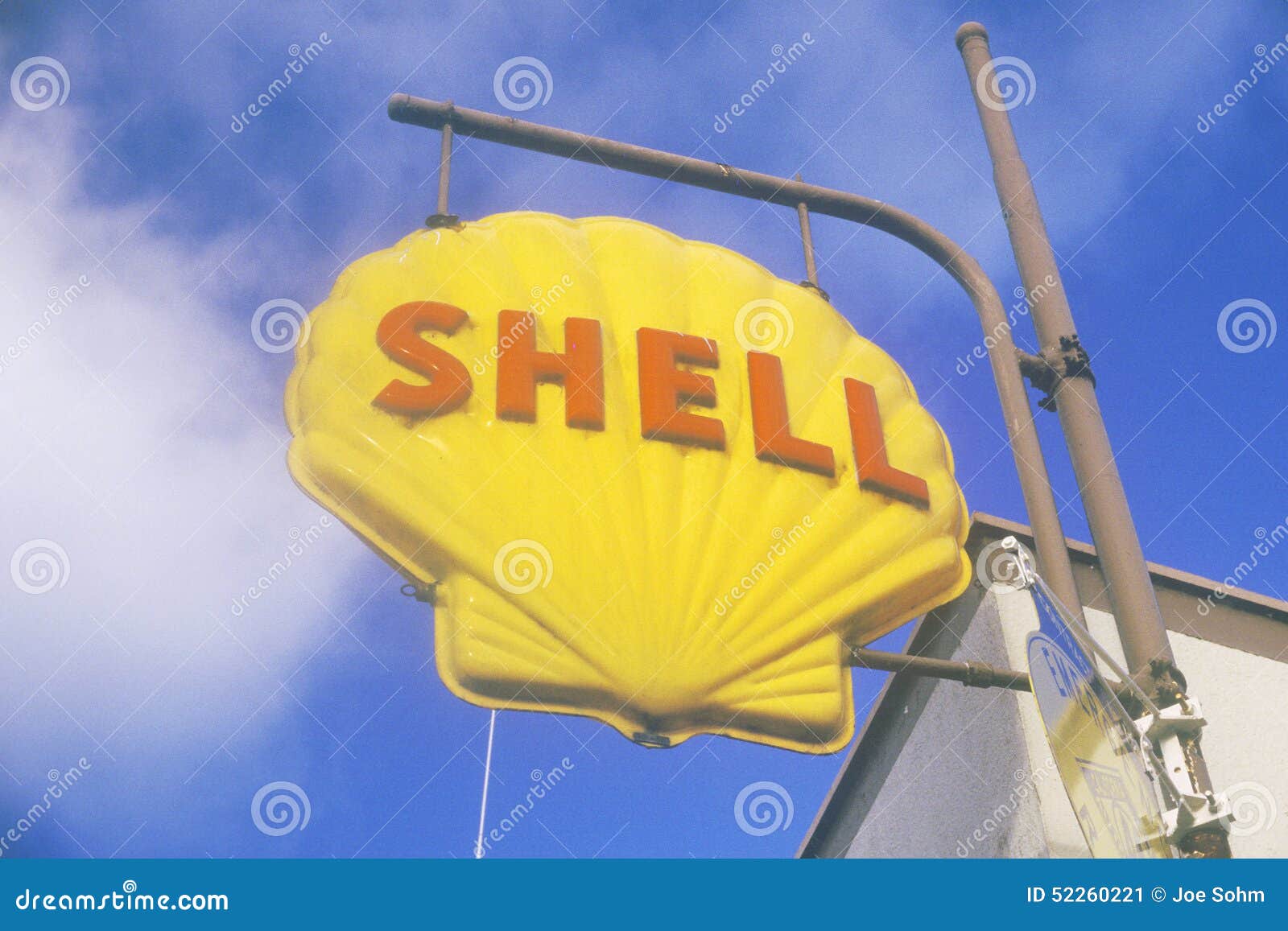 Shell Oil sign editorial photo. Image of company, states - 52260221