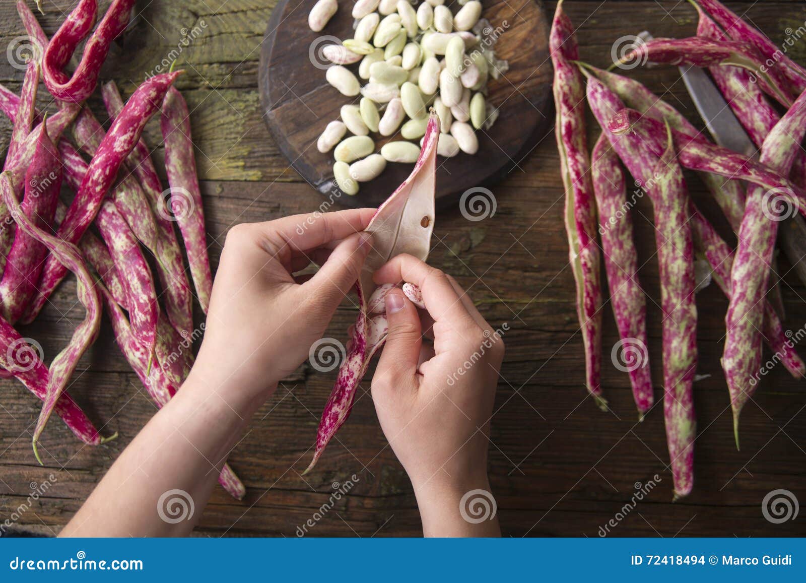 Shell the red beans stock photo. Image of legume, harvest - 72418494