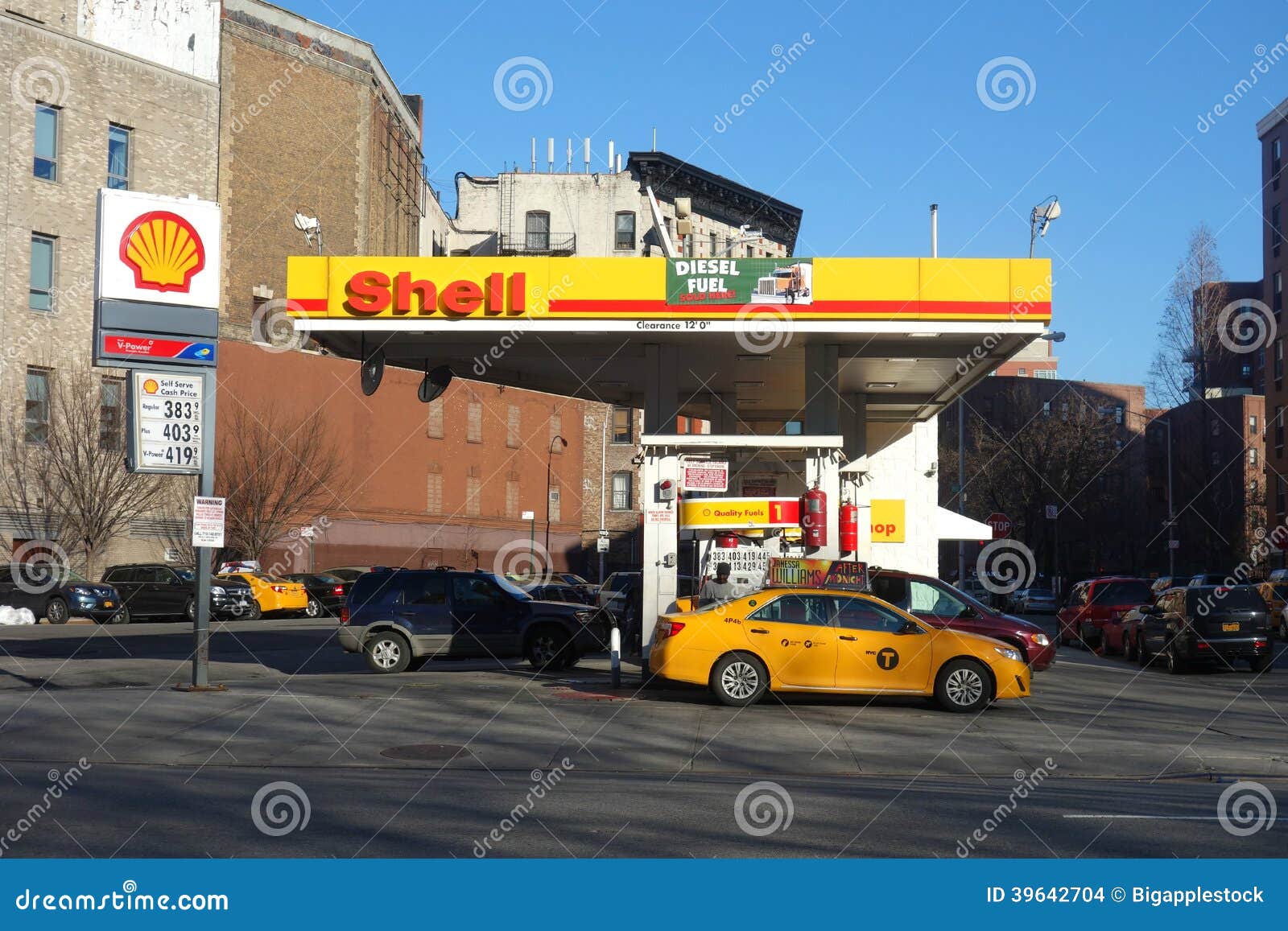 Shell Station redactionele stock afbeelding. Image of stad - 39642704