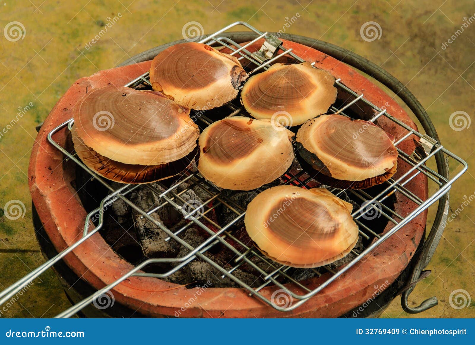 Shellfish roasts stock image. Image of shell, delicious - 32769409