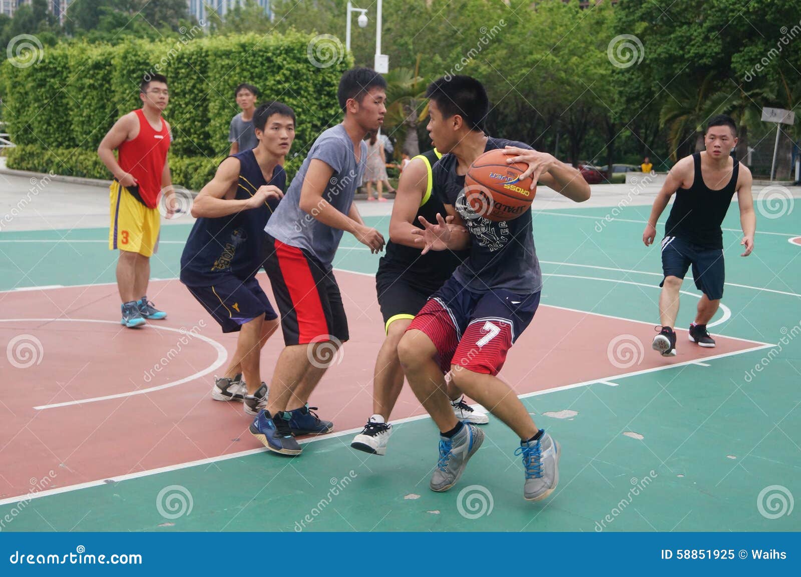 Shenzhen, China: Basquetebol Do Jogo Dos Povos Imagem Editorial ...