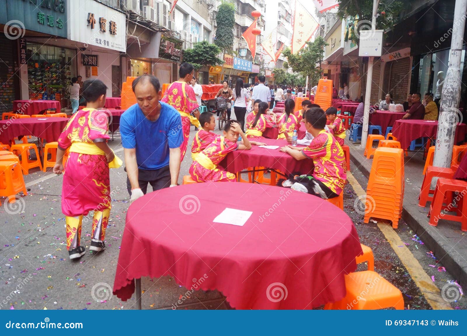Shenzhen, China: Cena Grande Popular Foto de archivo editorial - Imagen ...
