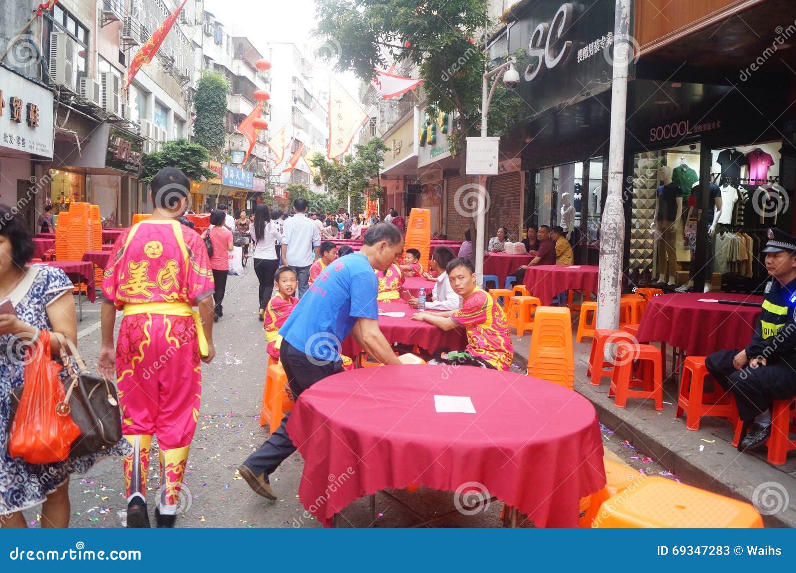 Shenzhen, China: Cena Grande Popular Foto de archivo editorial - Imagen ...