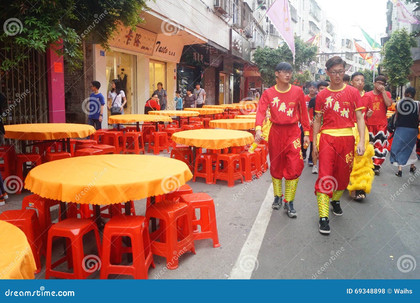 Shenzhen, China: Cena Grande Popular Foto de archivo editorial - Imagen ...