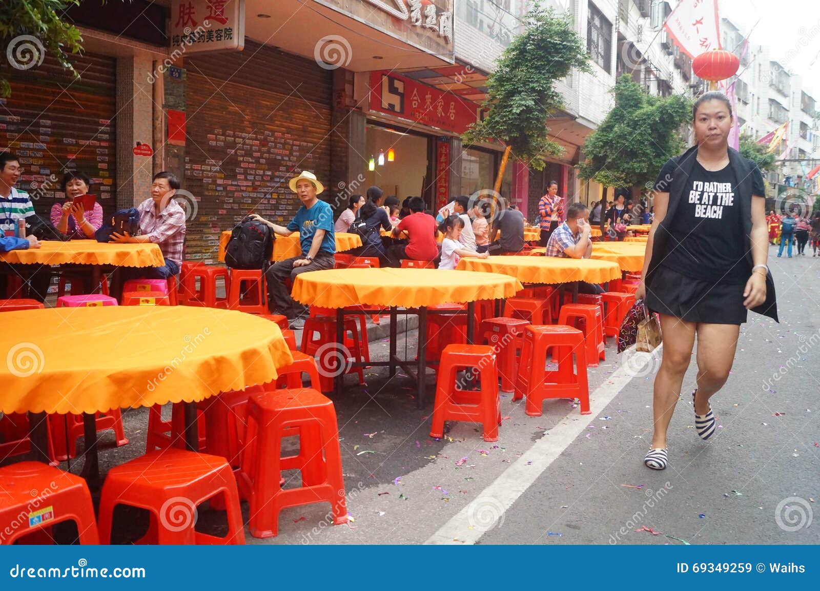 Shenzhen, China: Cena Grande Popular Imagen de archivo editorial ...