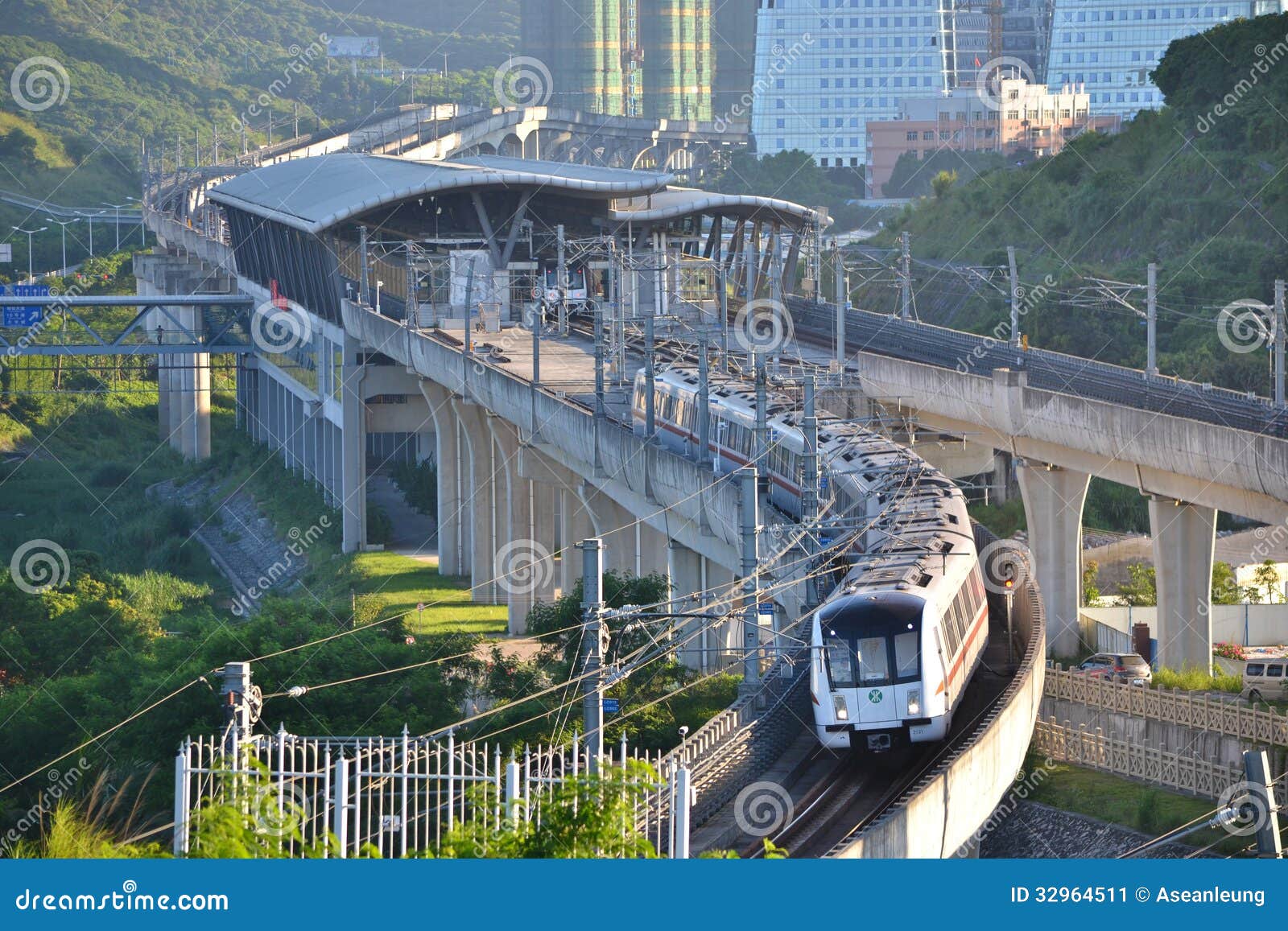 Shenzhen Metro Train editorial photo. Image of train - 32964511