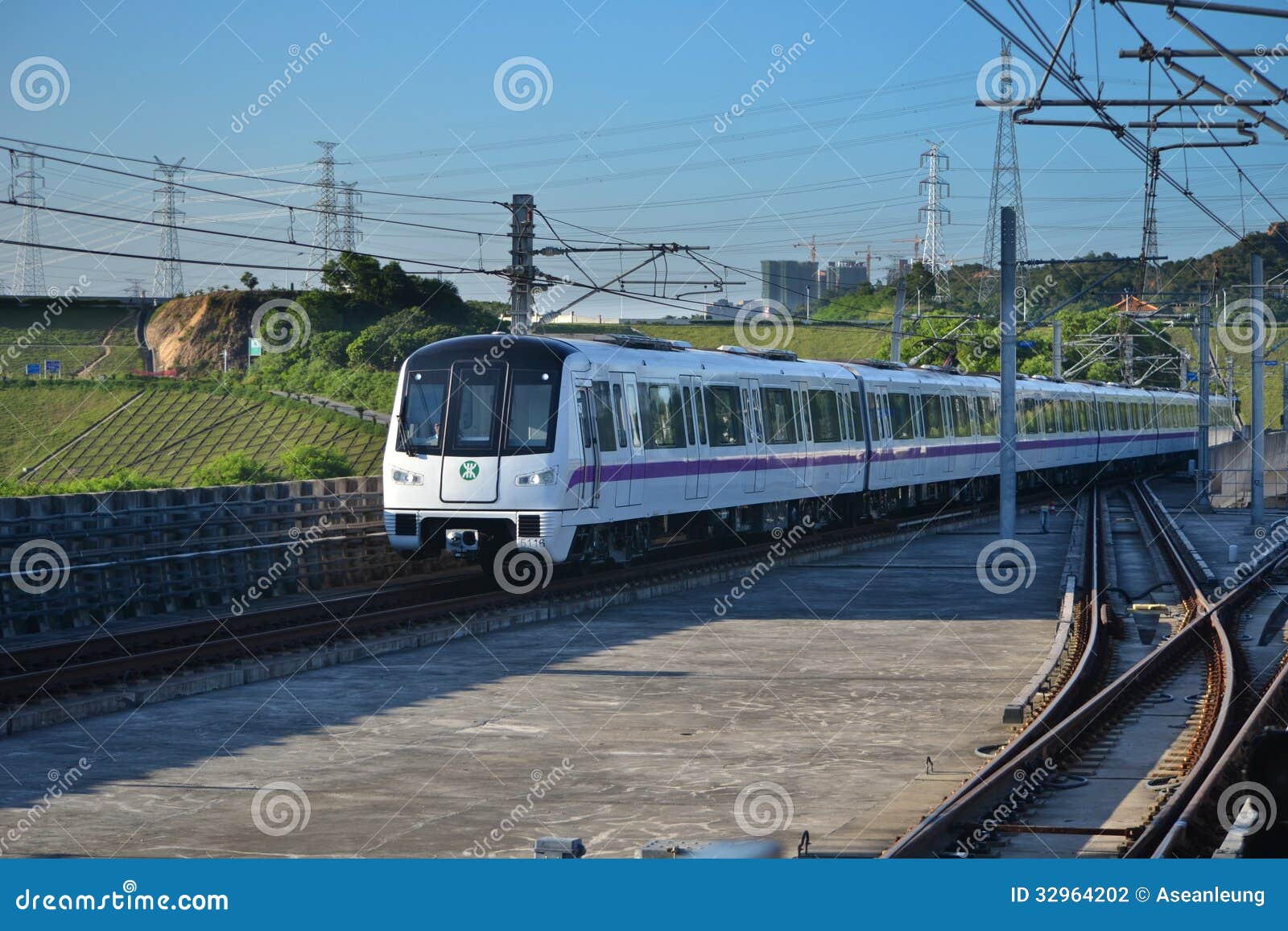 Shenzhen Metro Train editorial photography. Image of shenzhen - 32964202