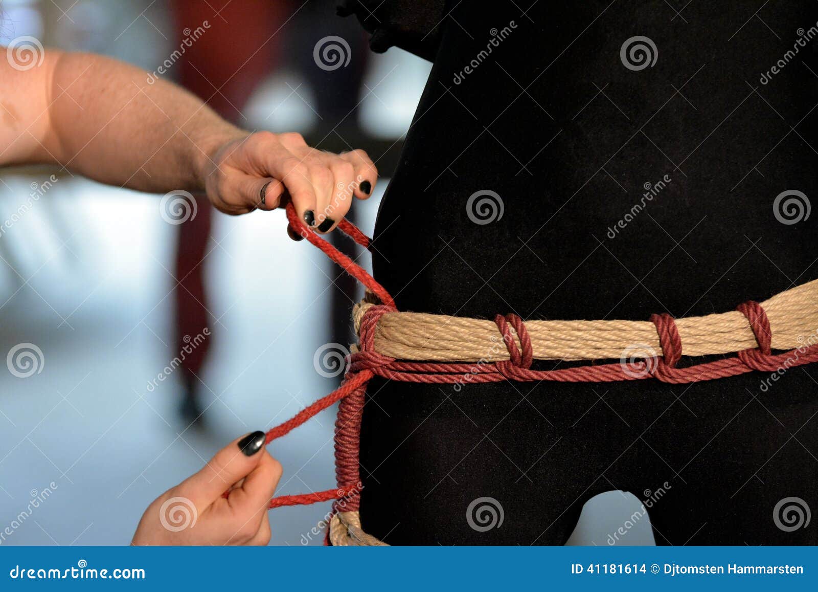 Shibari 库存照片. 图片 包括有 充分, 爱好健美者, 长度, 色情, 工作室, 相当, 赤裸, 年轻 - 41181614