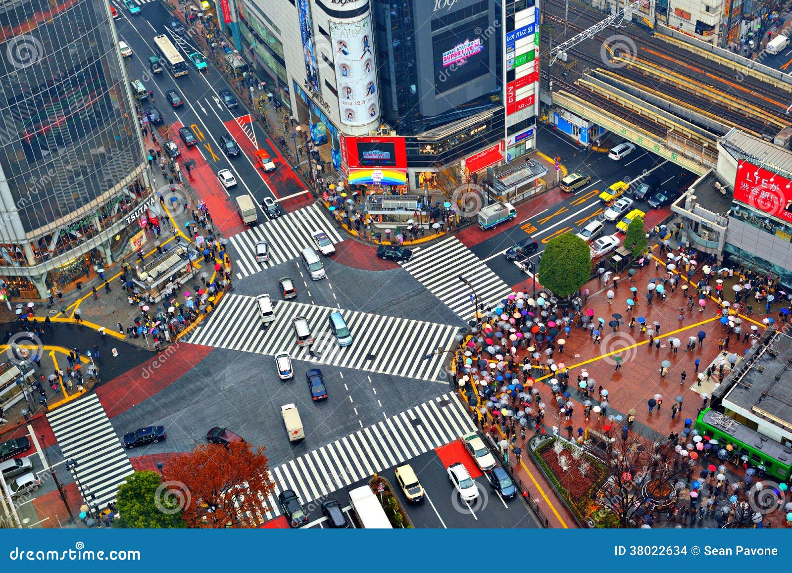 Shibuya Crossing editorial stock image. Image of cityscape - 38022634