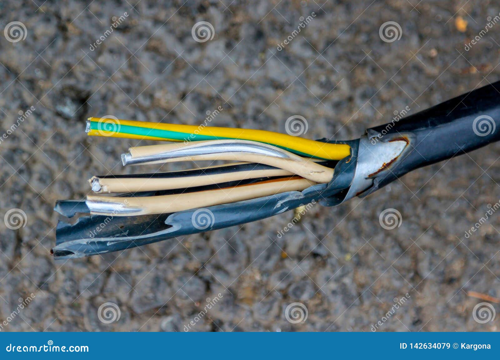 A Shielded 4-wire PVC-insulated Power Cable Stock Image - Image of ...