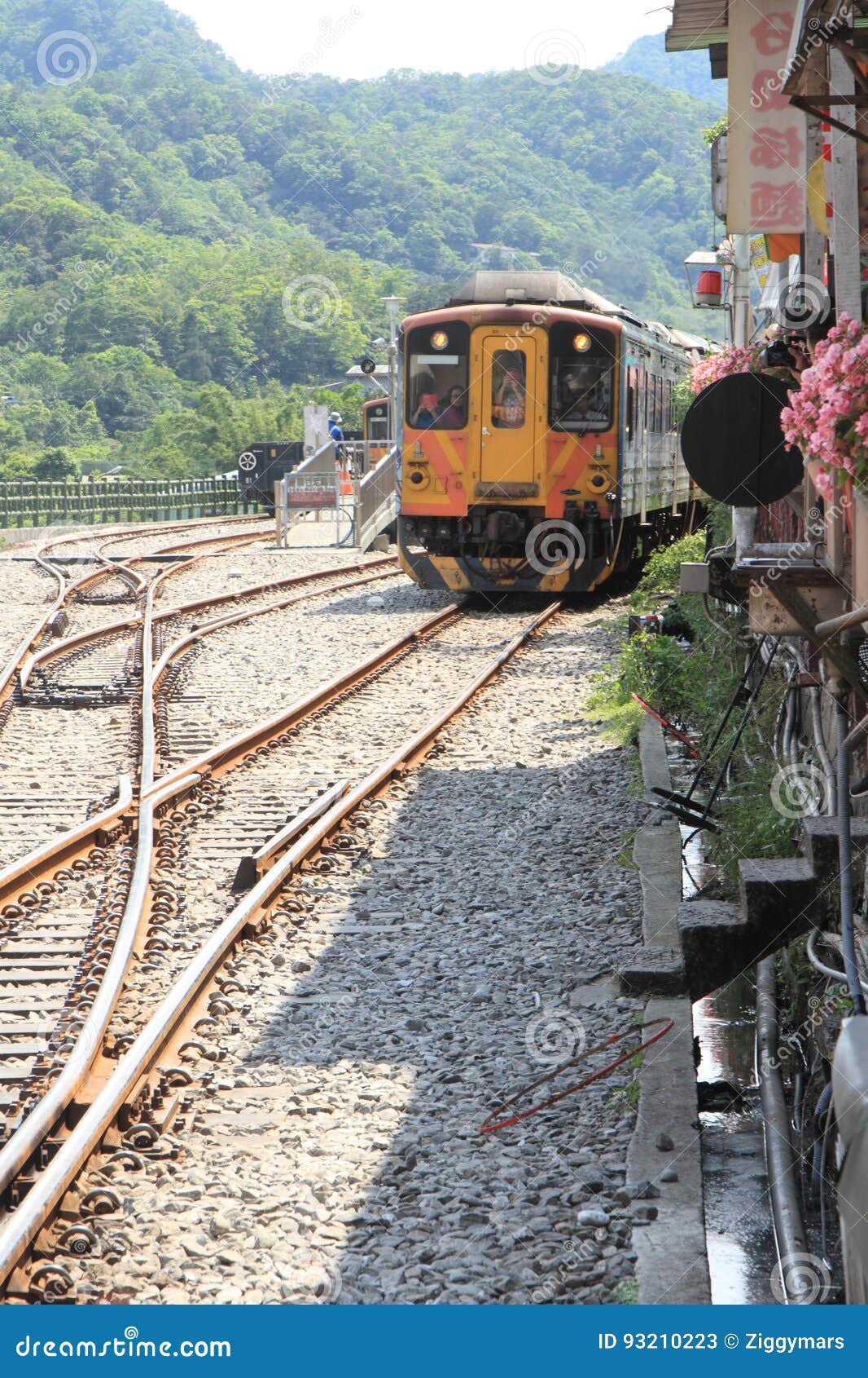 Shifen Station and Train on Pingxi Line Editorial Stock Photo - Image ...