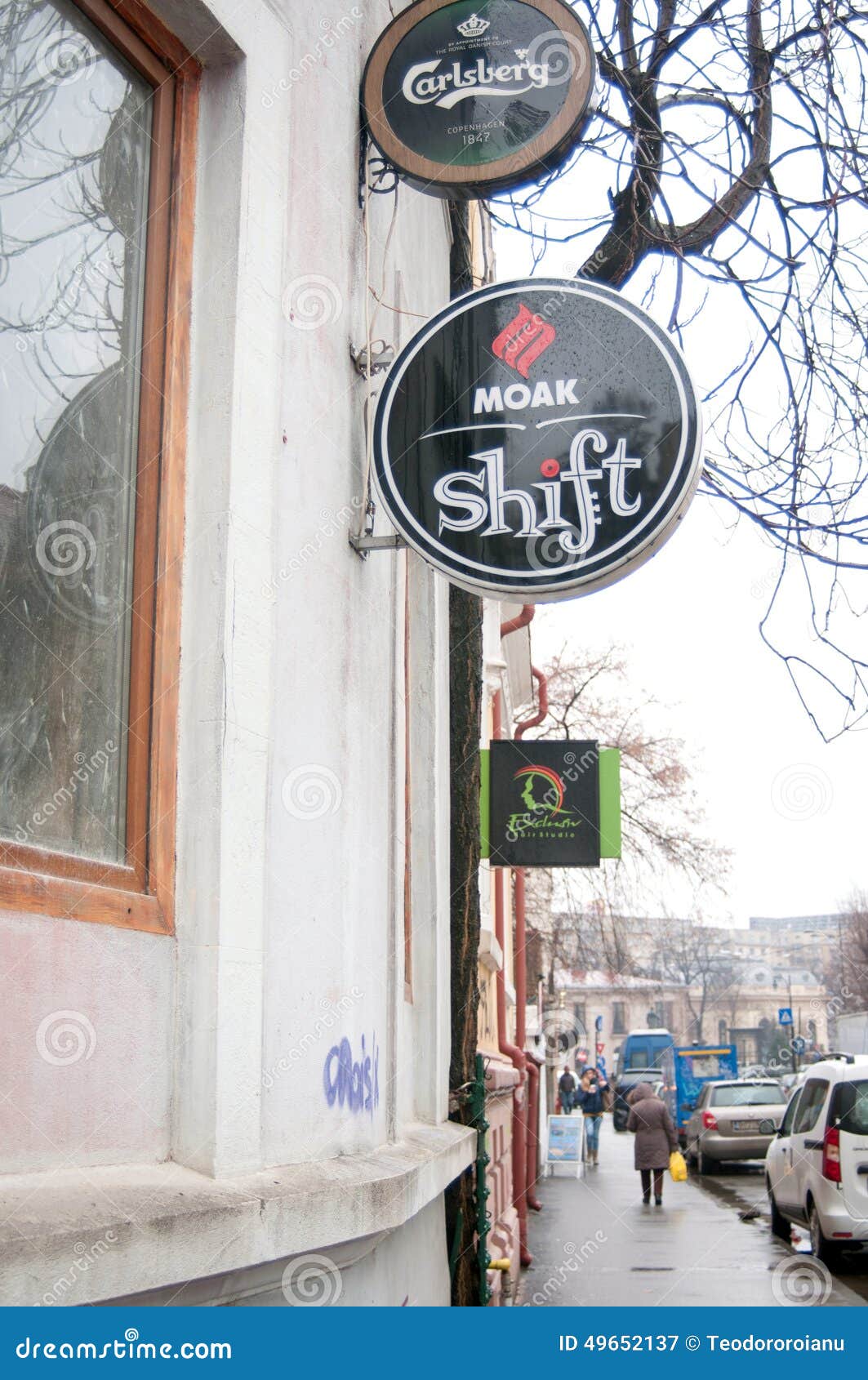 Shift pub editorial photography. Image of commercial - 49652137