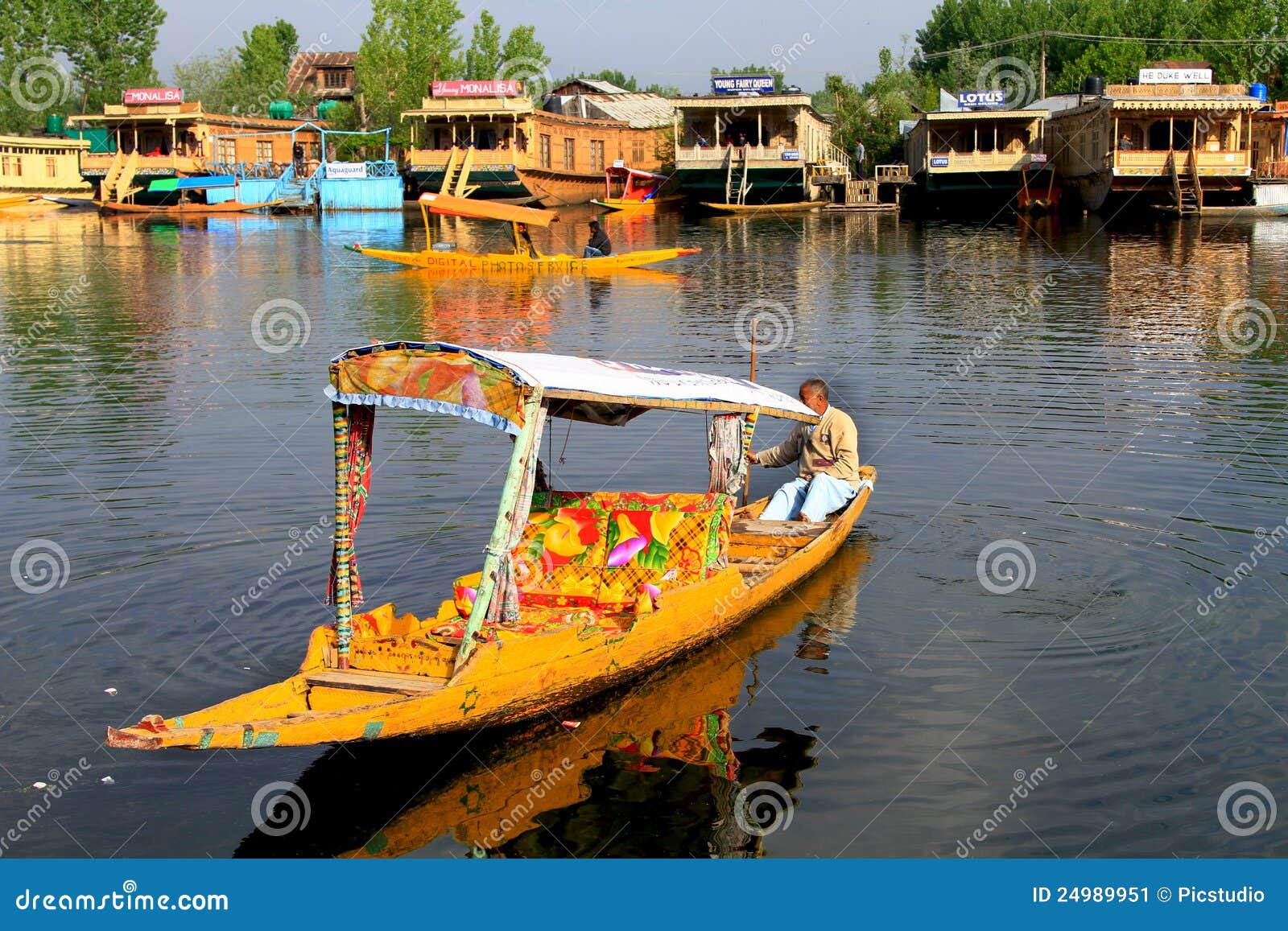 Shikara boat editorial photo. Image of wooden, water - 24989951